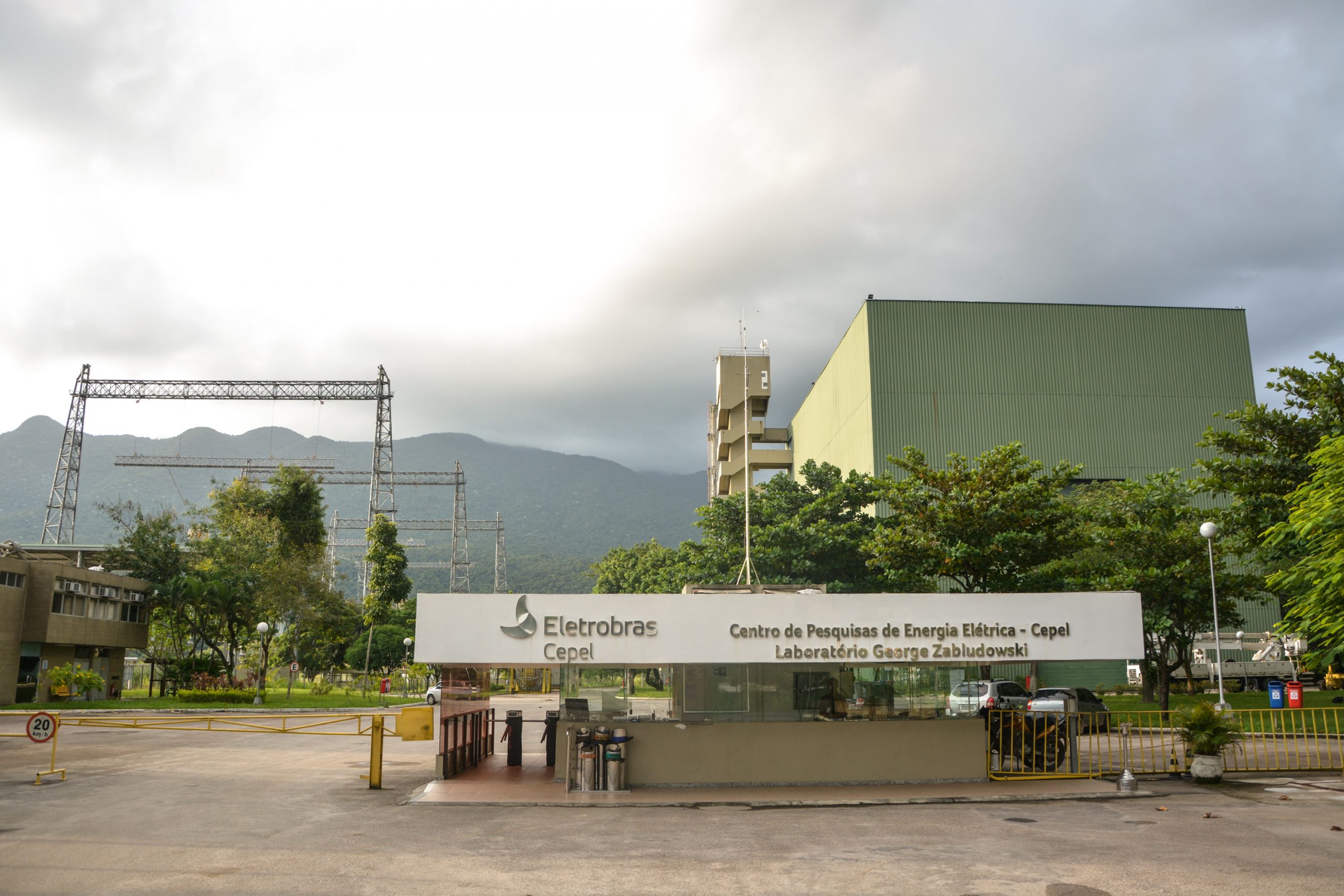 Laboratório de Redes Elétricas Inteligentes do Cepel realiza ensaio ...