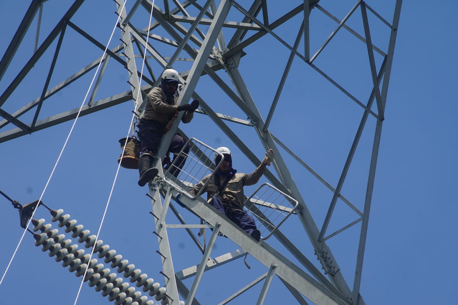 Cepel desenvolve Anteparos de Campo que reduzem o campo elétrico em ...
