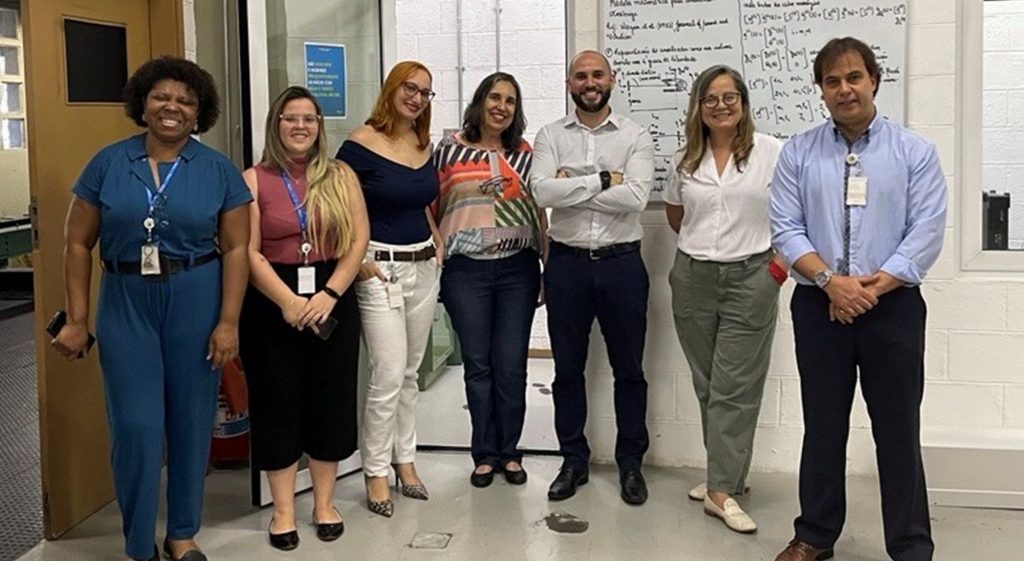 Representantes do IEEE no Brasil visitam infraestrutura laboratorial do ...